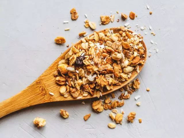 In che modo il granola differisce dal muesli / E come cucinare la farina d'avena da soli - un articolo dalla sezione "Cosa mangiare" del sito