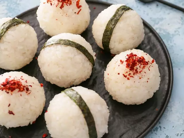 Hvad er onigiri, og hvordan man laver dem / Historien om en populær japansk ret og tips fra kokken - en artikel fra afsnittet "Sådan laver du mad" på webstedet