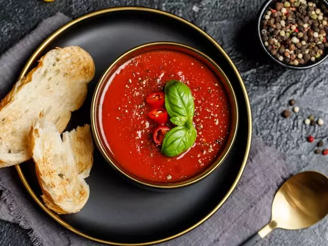 15 công thức nấu súp lạnh nhẹ / Từ gazpacho đến kuksi - một bài viết từ phần "Cách nấu" trên trang web
