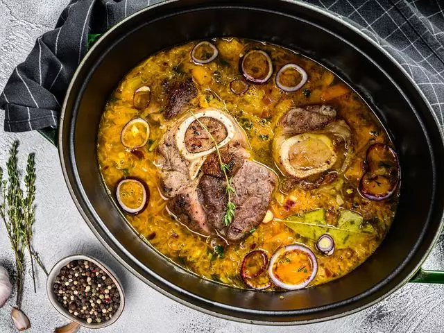 Πώς να μαγειρέψετε ossobuco στο σπίτι / Για όσους νοσταλγούν το Μιλάνο - ένα άρθρο από την ενότητα "Φαγητό μακριά από το σπίτι" στον ιστότοπο