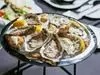 Hur man äter ostron / Tips för att välja och tillaga skaldjur