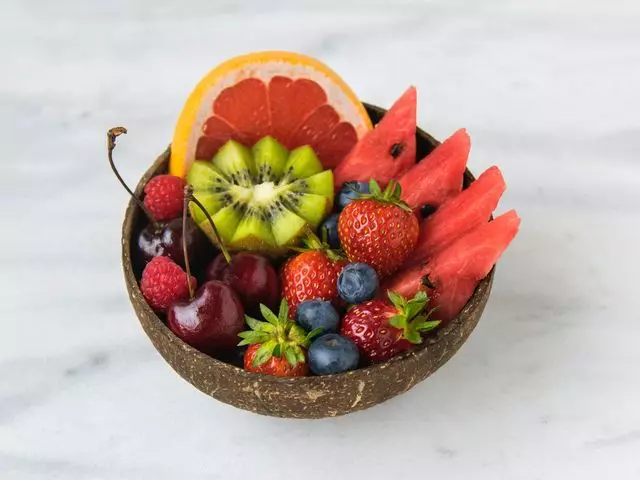 Affettare la frutta per il 14 febbraio / Regole di preparazione e idee per servire - un articolo della sezione "Come cucinare" sul sito