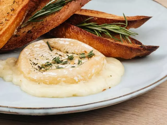 10 најдобри закуски со сирење / Рецепти од страницата - статија од делот „Што да се јаде“ на страницата