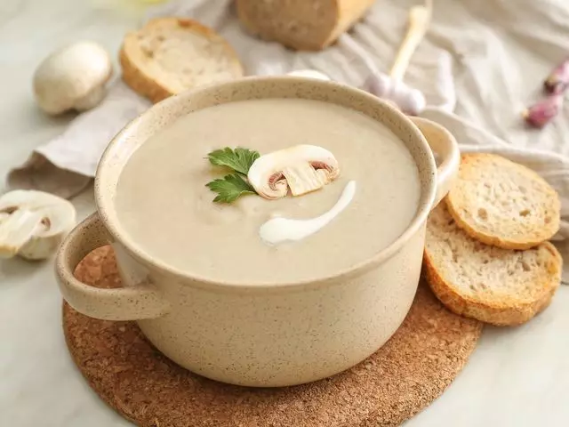 Sup puree musim gugur / Kita ngenalake sayuran musiman menyang diet - artikel saka bagean "Apa sing dipangan" ing situs kasebut