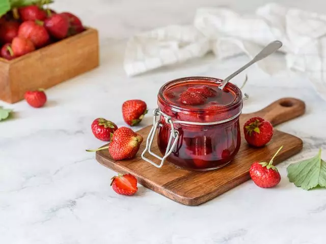 Strawberry Paradise / Receptoj por bero marmelado kaj desertoj - artikolo de la sekcio "Kion manĝi" en la retejo