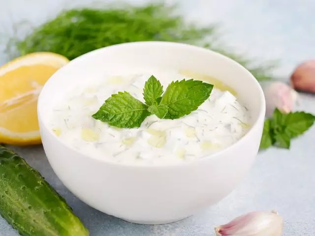 Fordelene og skadene med yoghurt for menneskekroppen / Hvordan lage mat og spise en fermentert melkedrikk - en artikkel fra delen "Sunn mat" på nettstedet