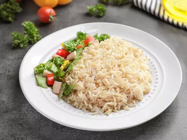 Výhody a poškození hnědé rýže / A co z ní vařit - článek ze sekce „Prospěch nebo škoda“ na webu