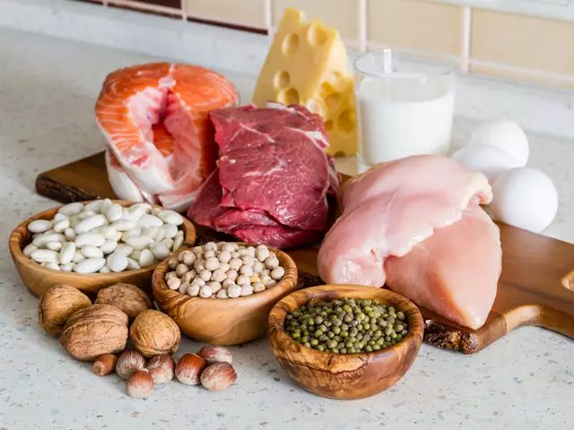 رژیم غذایی پروتئین: یک نتیجه واضح و یک تهدید پنهان / چه چیزی، چگونه و به چه کسی باید خورد