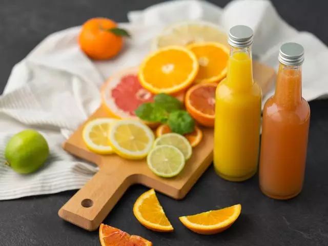关于鲜榨果汁的好处和危害 / 医生解释 - 来自网站“好处或危害”部分的文章