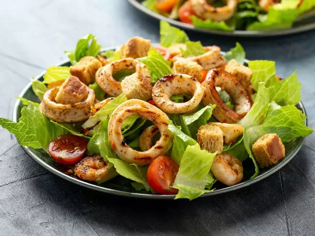 10 recetas para ensaladas de calamares / Selección del sitio: artículo de la sección "Cómo cocinar" del sitio