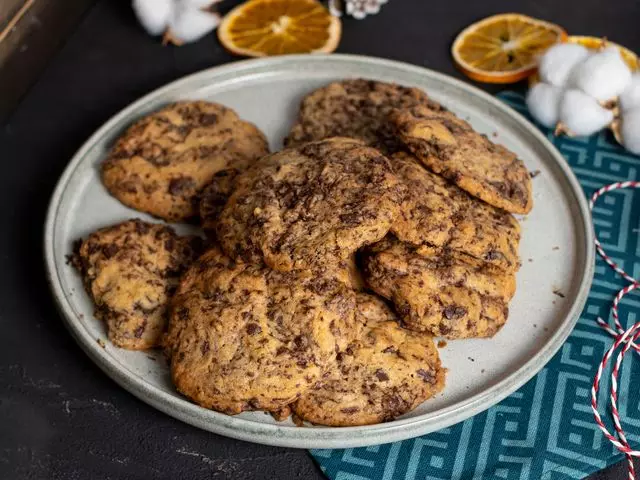 Do-it-yourself Gingerbread lan coklat cookie Taun Anyar / Masak karo bocah - artikel saka bagean "Masak karo bocah" ing situs kasebut
