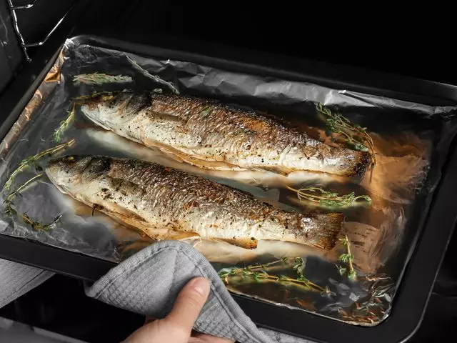 How to bake fish in foil in the oven / Cooking secrets and simple recipes - an article from the "How to cook" section on the site