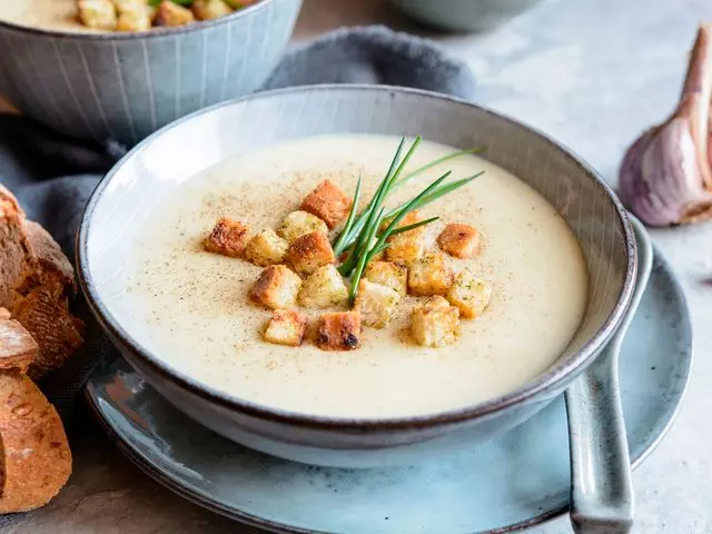Menghangatkan sup musim dingin / 10 resep teratas - artikel dari bagian "Apa yang harus dimakan" di situs