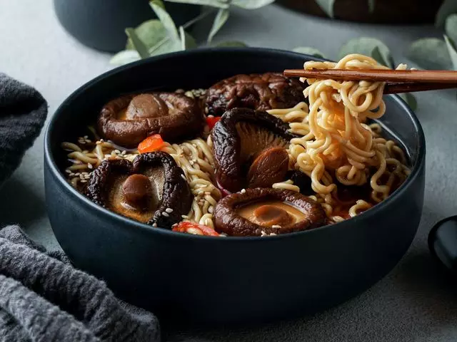 Китайска гъба шийтаке / Какво е полезно и как да готвим - статия от секцията "Какво да ядем" на сайта