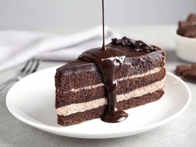 Sådan laver du chokoladesauce / Den perfekte tilføjelse til desserter - artikel fra afsnittet "Sådan laver du mad" på webstedet