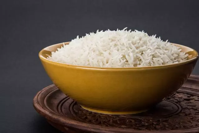 Wéi kachen e bréchege Reis / 9 Tipps - en Artikel aus der Rubrik "Wéi kachen" um Site