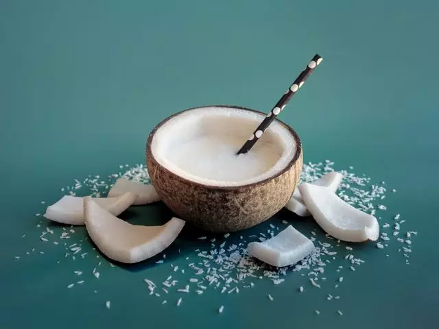 Gjithçka rreth thekoneve të kokosit / Vetitë e dobishme, nuancat e prodhimit, recetat - një artikull nga seksioni "Çfarë duhet të hani" në faqe