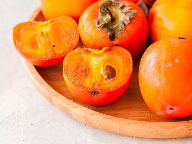 Како да го изберете вистинскиот persimmon / Слатка, не-адстрингентна - статија од делот „Што да се јаде“ на страницата