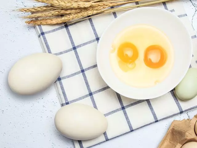 ყველაფერი ბატის კვერცხების შესახებ / რა არის სასარგებლო და მავნე, როგორ მოვამზადოთ და შეინახოთ - სტატია საიტზე "რა ვჭამოთ" განყოფილებიდან