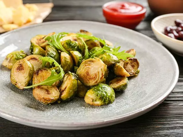 Top 5 recipes from Brussels sprouts / How to cook a vegetable so that it does not taste bitter