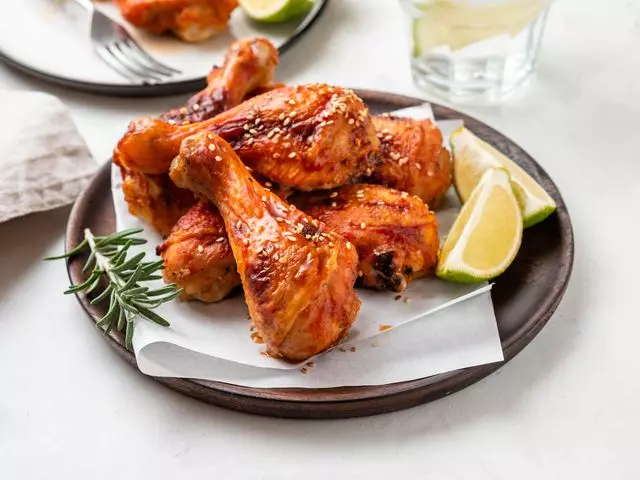 10 γιορτινές συνταγές για μπούτια κοτόπουλου / Πώς να μαγειρέψετε μπουτάκια κοτόπουλου και μπουτάκια - ένα άρθρο από την ενότητα "Πώς να μαγειρέψετε"