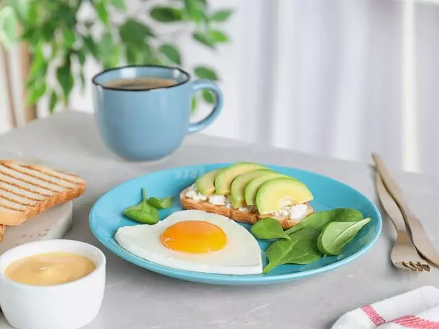 Kuinka valmistaa munakokkelia romanttiseen aamiaiseen / Toinen tapa tunnustaa rakkautesi on artikkeli "Kuinka valmistaa ruokaa" -osiosta
