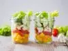 Wie man einen Salat im Glas macht / Tipps und Rezepte
