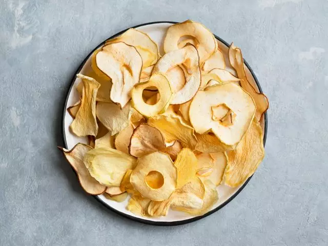 Sekrety robienia chipsów owocowych w domu / Pyszna i zdrowa przekąska - artykuł z działu "Jak gotować" na stronie