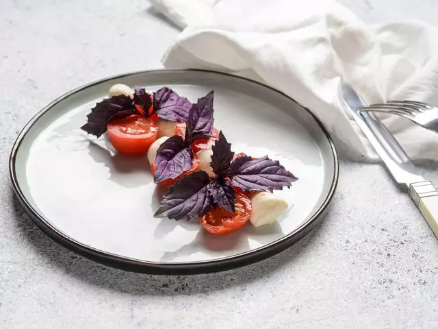 10 laganih salata od povrća / Prednosti i užitak u jednom tanjuru - članak iz rubrike "Što jesti" na stranici