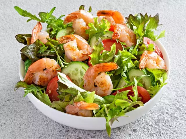 10 insalate porzionate per la tavola di Capodanno / Ricette e consigli - un articolo della sezione "Come cucinare" del sito