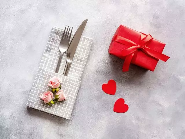 7 stappen naar de perfecte Valentijnsdag / Hoe een plek te kiezen, een tafel te versieren, een sfeer te creëren, een menu te bedenken - artikel uit het gedeelte "Hoe een keuken uit te rusten" op de site