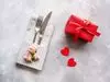 7 passos per al dia de Sant Valentí perfecte / Com triar un lloc, decorar una taula, crear un ambient, crear un menú