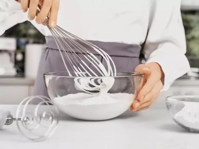Ekşi krema nasıl kolay ve basit bir şekilde yapılır / Mükemmel tarifin sırrı - sitedeki "Nasıl pişirilir" bölümünden bir makale