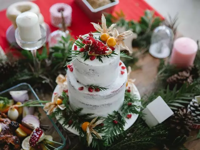 Jak si vyrobit dort na Nový rok vlastníma rukama / Od náplně po dekor - článek ze sekce „Jak vařit“ na webu