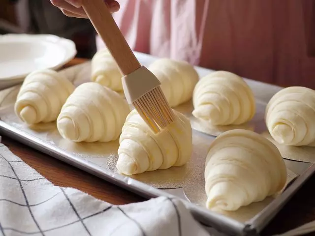 How to grease pastries / Secrets and basic rules - an article from the "How to cook" section on the site