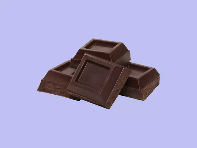وجد العلماء أن الشوكولاتة الداكنة تجعل الإنسان أكثر سعادة