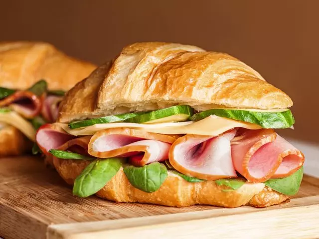 Круассан сэндвичтерин кантип жасоо керек / Модалуу сэндвич рецепттери - сайттын "Эмне жеш керек" бөлүмүнөн макала