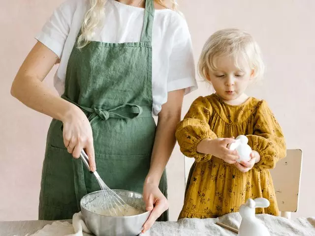 Montessori kool köögis / Lõbusad mängud beebile, kui ema süüa teeb - artikkel saidi jaotisest "Lastega kokkamine"