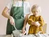 Scuola Montessori in cucina / Giochi divertenti per il bambino mentre la mamma cucina