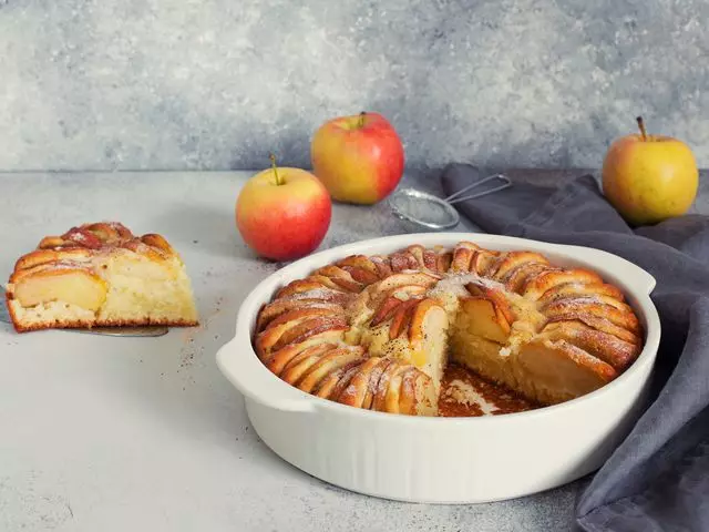 Charlotte 사과 / 선택해야 할 사과와 요리 방법 - 사이트의 "무엇을 먹을까"섹션의 기사