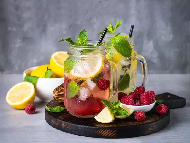 5 becukrių limonadų receptai / kuriuos galite gerti ištisus metus
