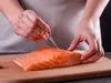 Cómo quitar rápidamente todas las espinas de un filete de pescado / Life hacks para el hogar