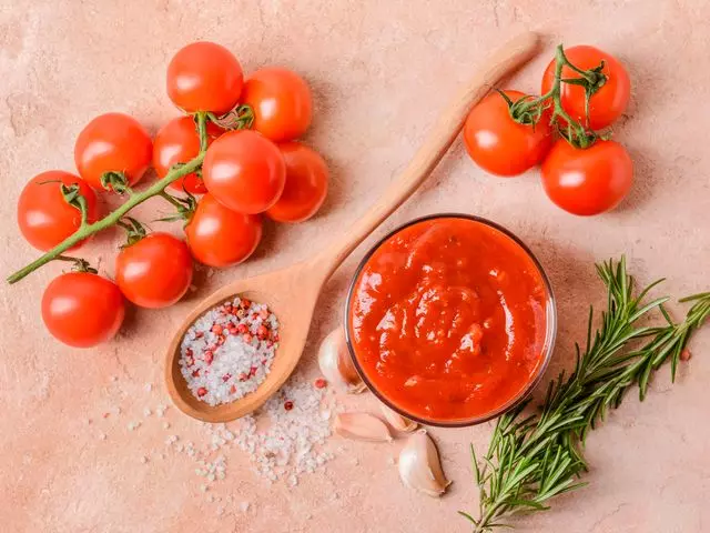 トマトペーストソースのレシピ/そしてそれで何を調理するか-サイトの「何を食べるか」セクションからの記事