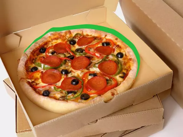 Pilot tuku pizza kanggo penumpang sawise penerbangan kasebut ditundha - kabar saka bagean "Makanan adoh saka omah".