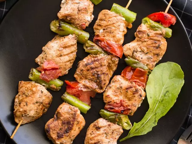 Com el shish kebab pot perjudicar la vostra salut / Què és important saber sobre un plat popular d'estiu