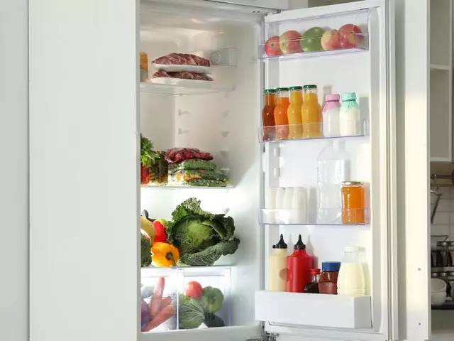 Hur man snabbt ställer saker i ordning i kylskåpet / Och det är lätt att underhålla det - en artikel från avsnittet "Hur man utrustar köket" på webbplatsen